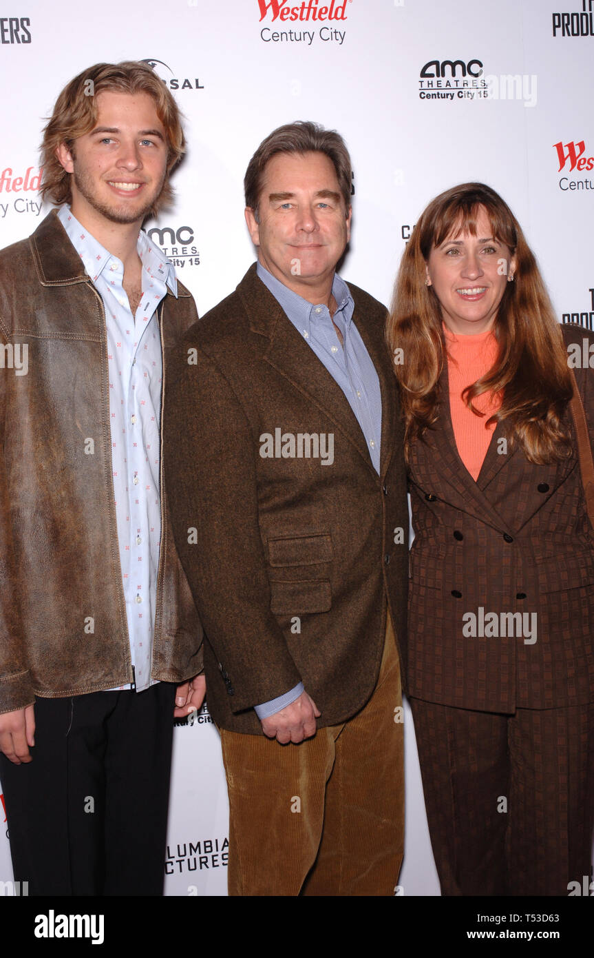 LOS ANGELES, CA. December 12, 2005: Actor BEAU BRIDGES & wife & son at ...