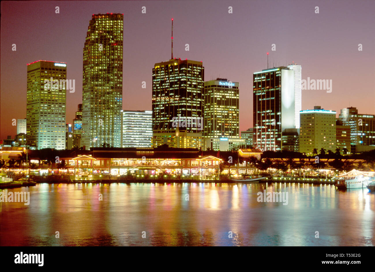 Bay waterside marketplace downtown skyline hi-res stock photography and ...
