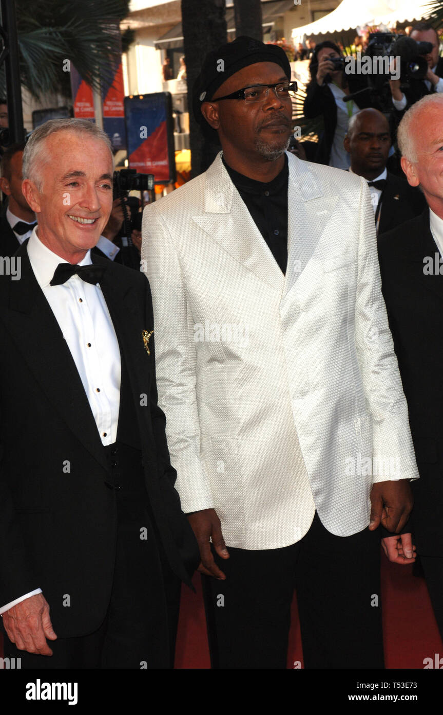 CANNES, FRANCE. May 15, 2005: Actors ANTHONY DANIELS (left) & SAMUEL L ...