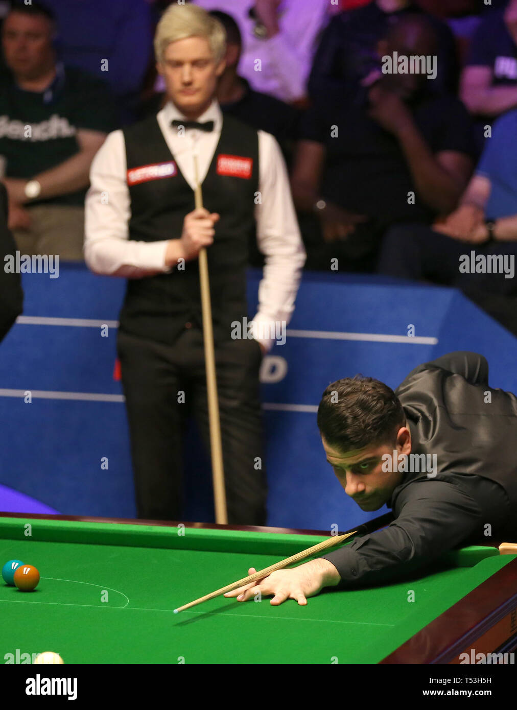 Neil robertson looks on hi-res stock photography and images - Alamy