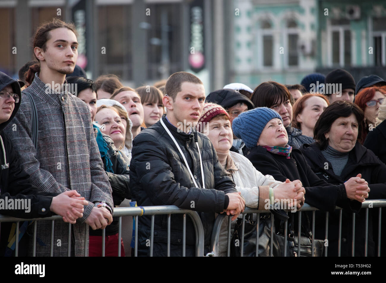 Live stadium crowd area hi-res stock photography and images - Alamy