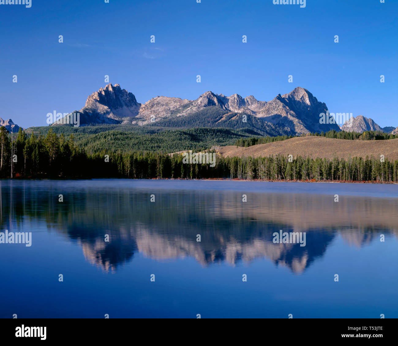 USA, Idaho, Sawtooth National Recreation Area, Mt. Heyburn and peaks of ...