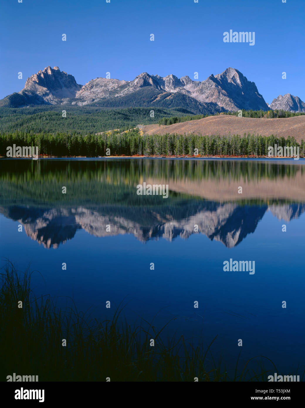 USA, Idaho, Sawtooth National Recreation Area, Mt. Heyburn and peaks of ...