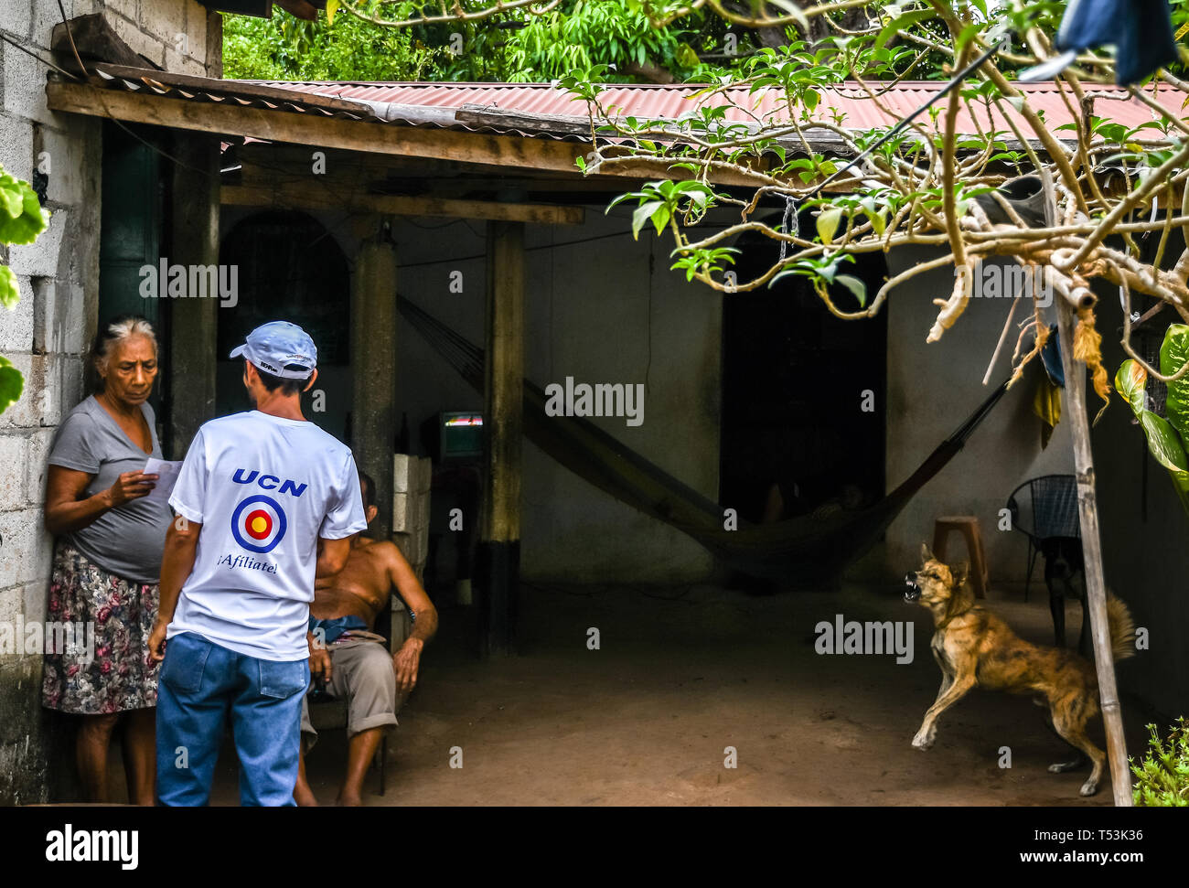 latin people speaking in Guatemalan village Stock Photo - Alamy