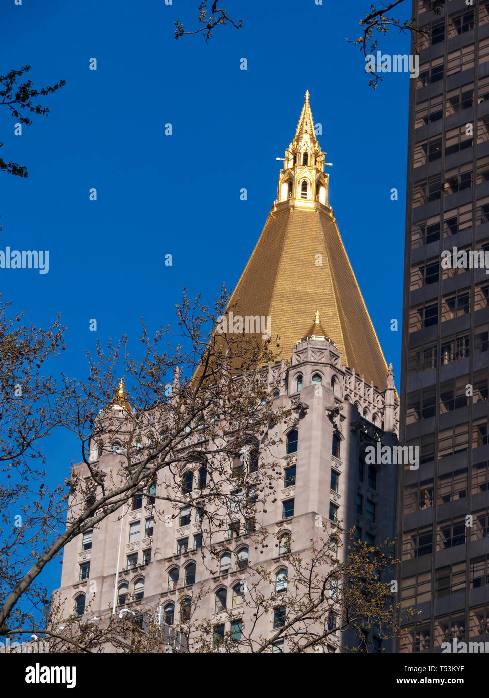The New York Life Building (built 1928), Madison Avenue, Manhattan, New ...
