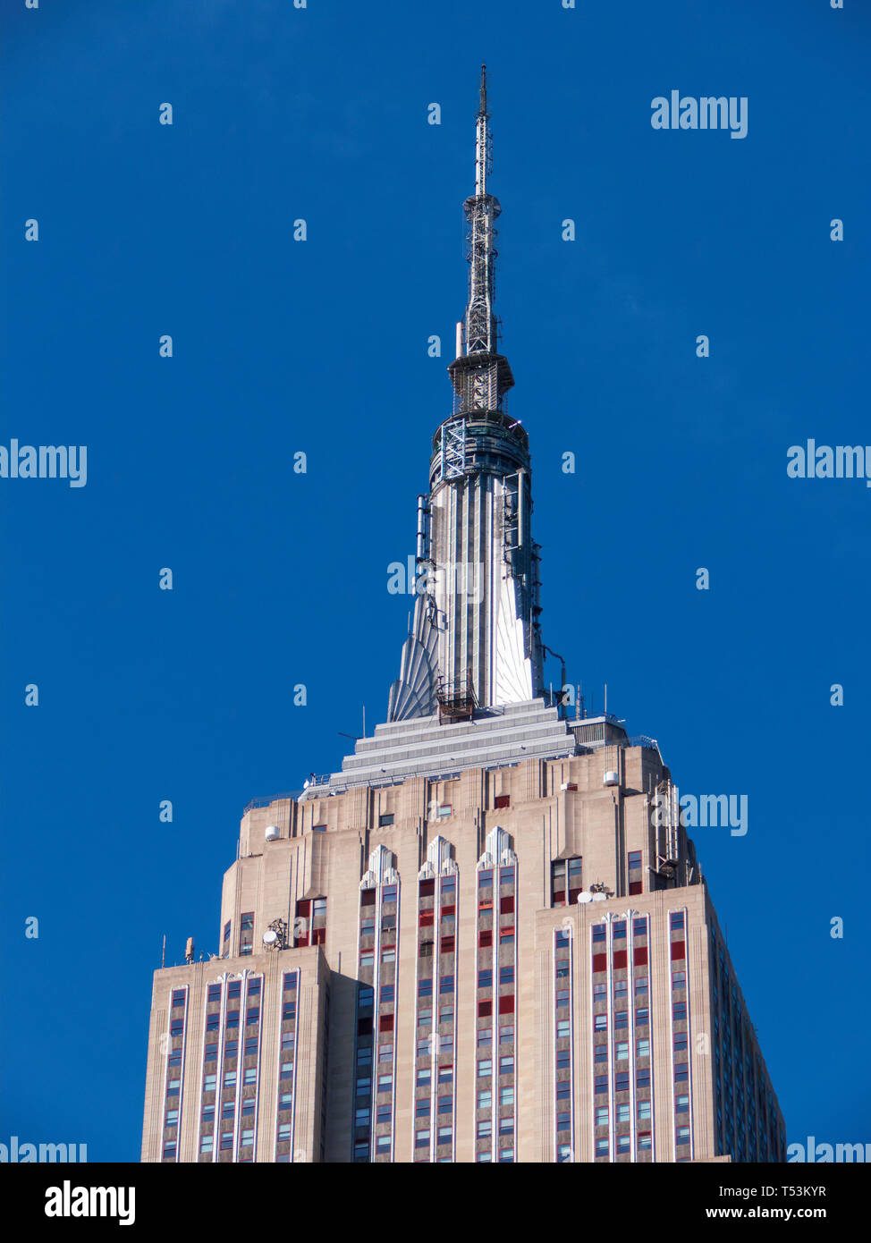 Empire state building low angle hi-res stock photography and images - Alamy