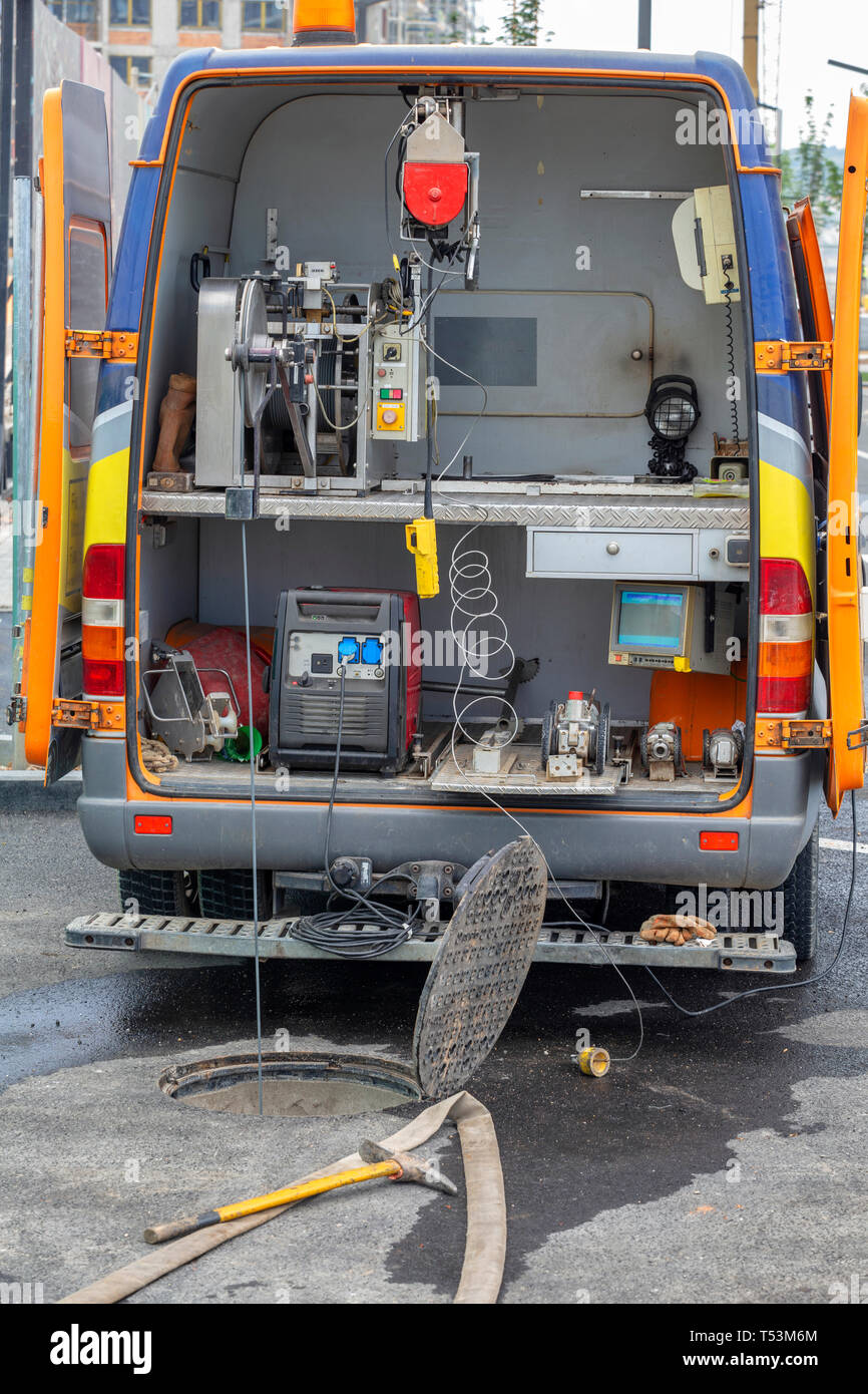 Mobile TV inspection vehicle for the examination of sewers, fresh and ...