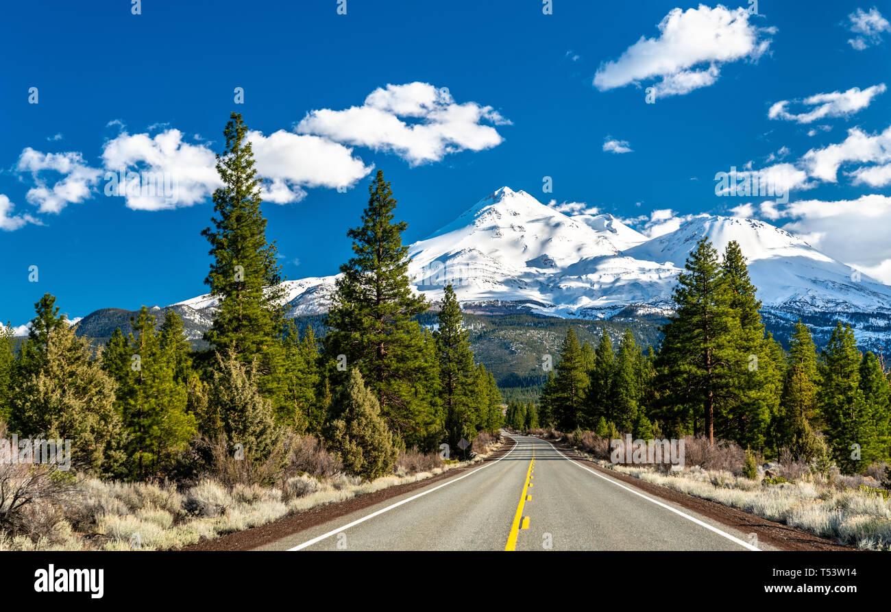 Mount shasta road hi-res stock photography and images - Alamy