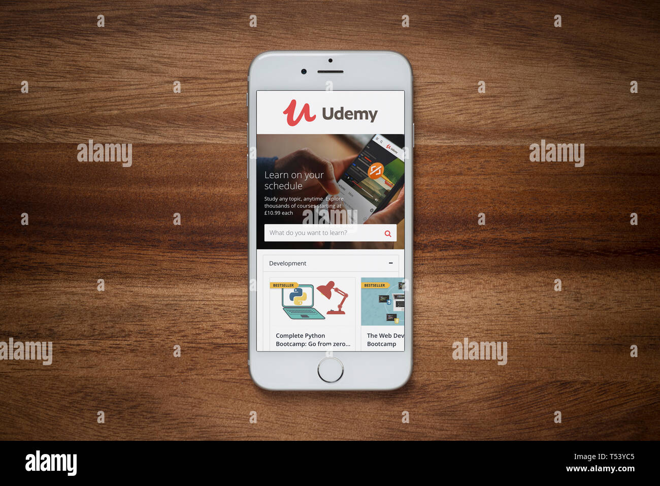 Udemy logo hi-res stock photography and images - Alamy