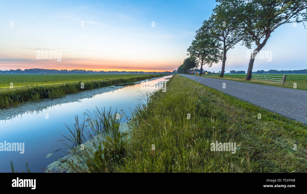 Open grassland hi-res stock photography and images - Alamy