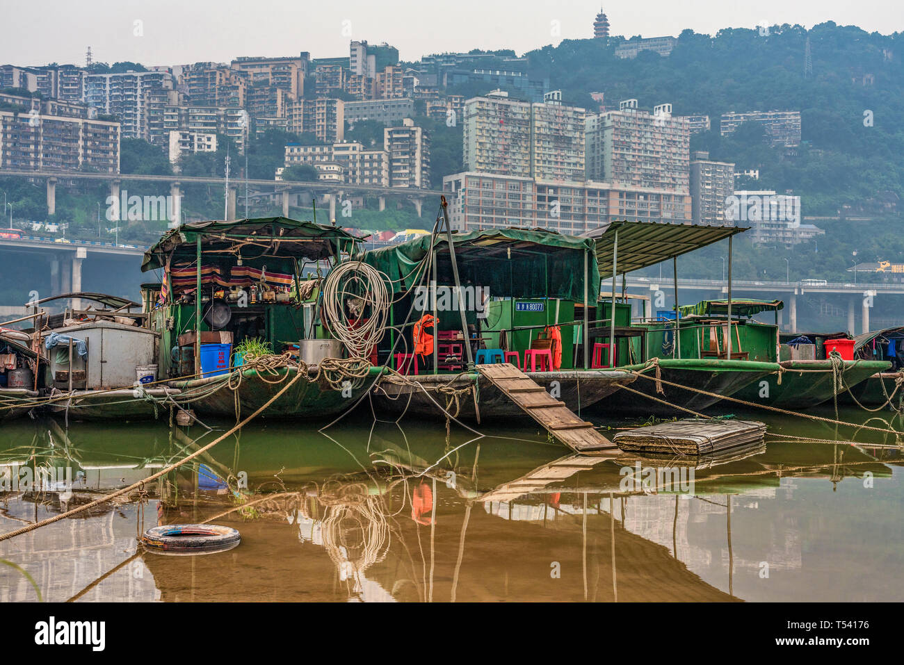 Chinese traditional boats hi-res stock photography and images - Alamy