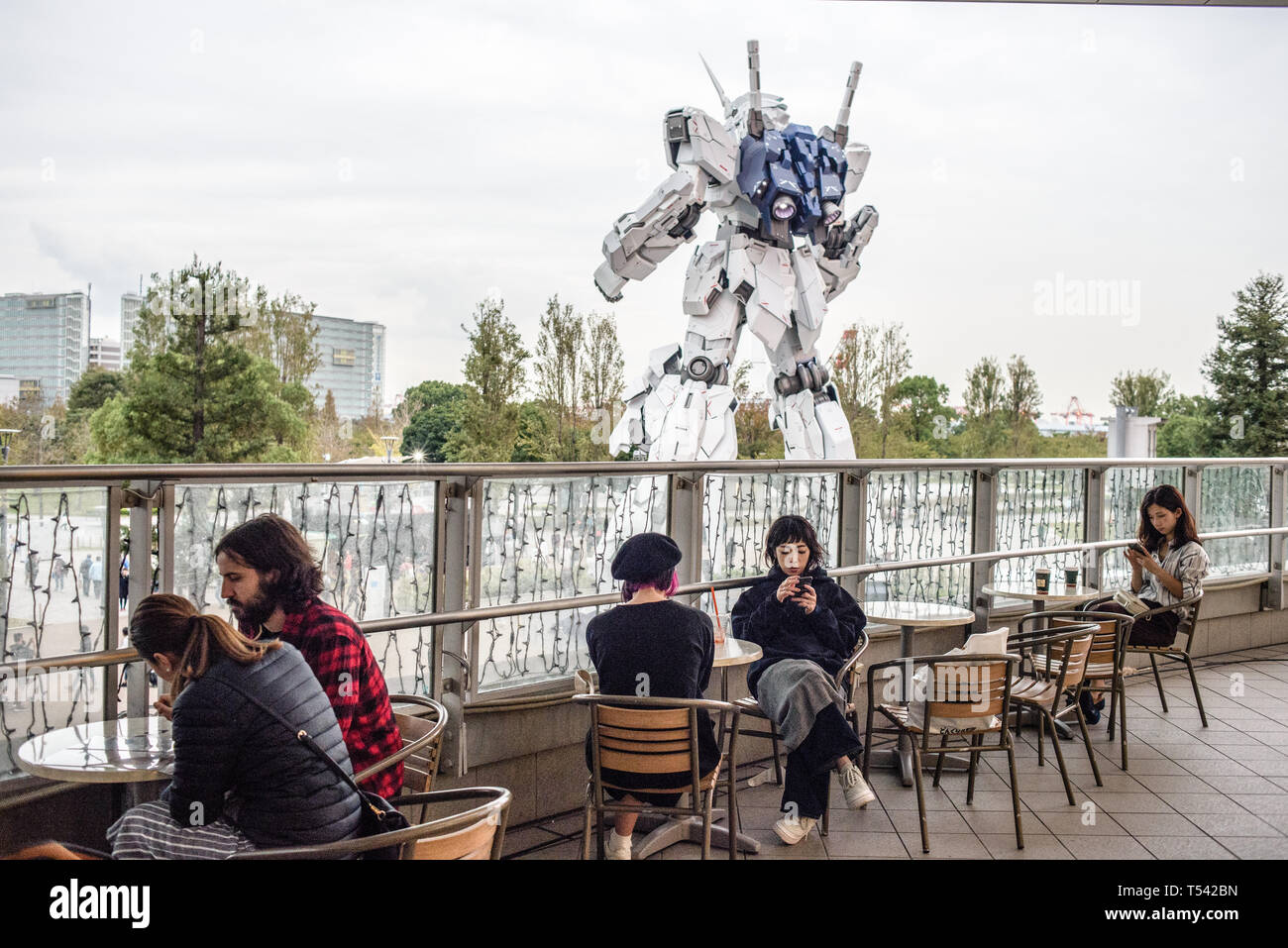 Giant statue of Unicorn Gundam in Odaiba, Tokyo, Japan Stock Photo - Alamy
