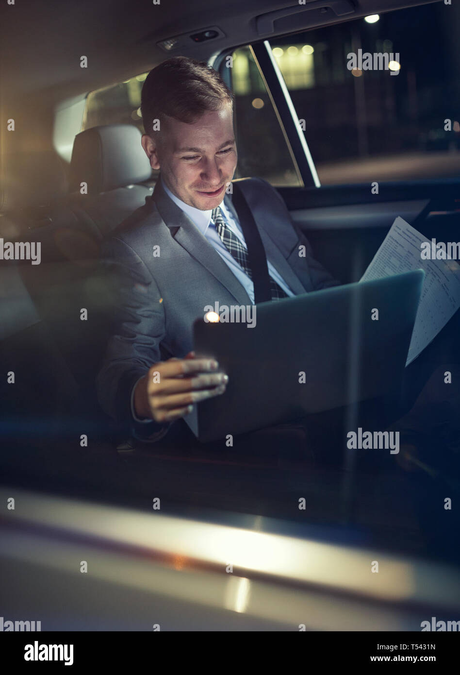 Car checking hi-res stock photography and images - Alamy