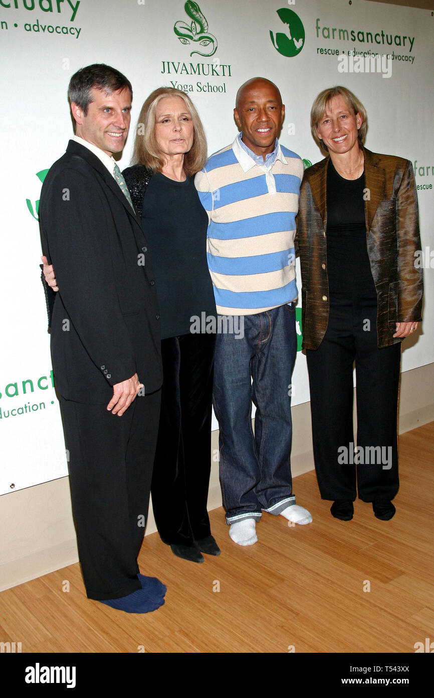 New York, USA. 07 Apr, 2007. Gene Bauer, Gloria Steinem, Russell ...