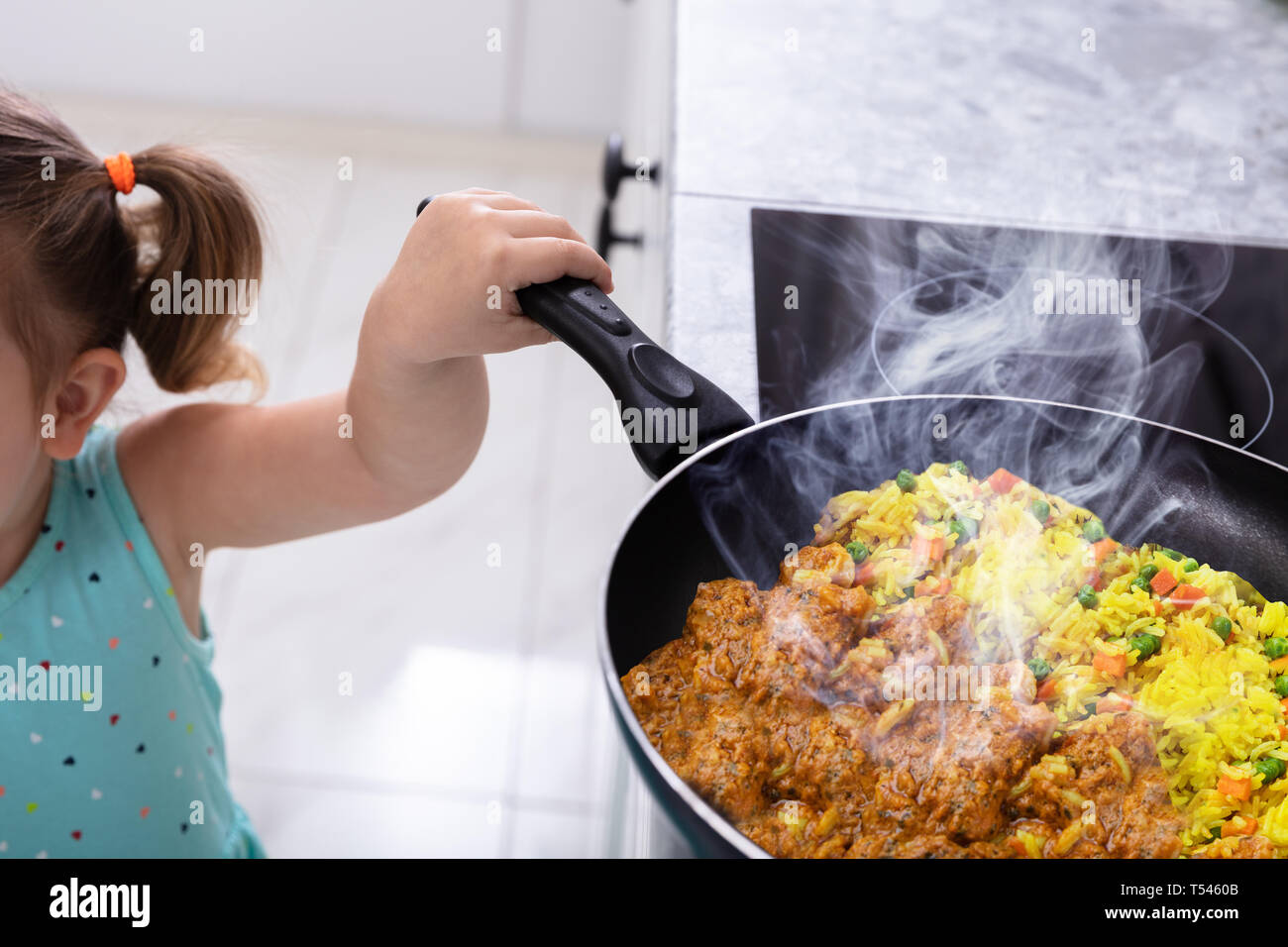 Burn hand stove hi-res stock photography and images - Alamy