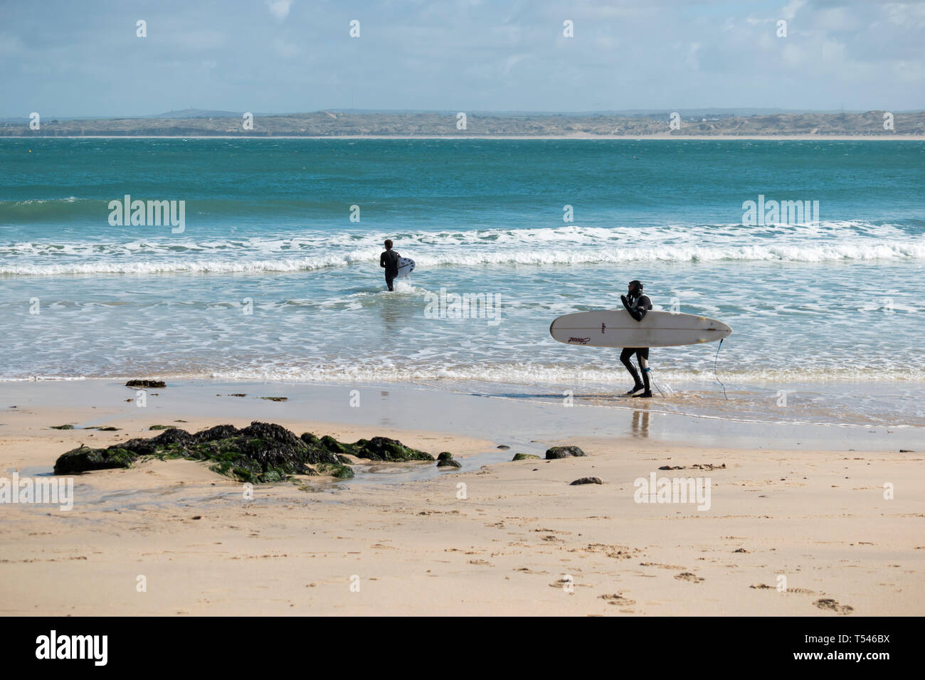 Board surfer cornwall hi-res stock photography and images - Alamy