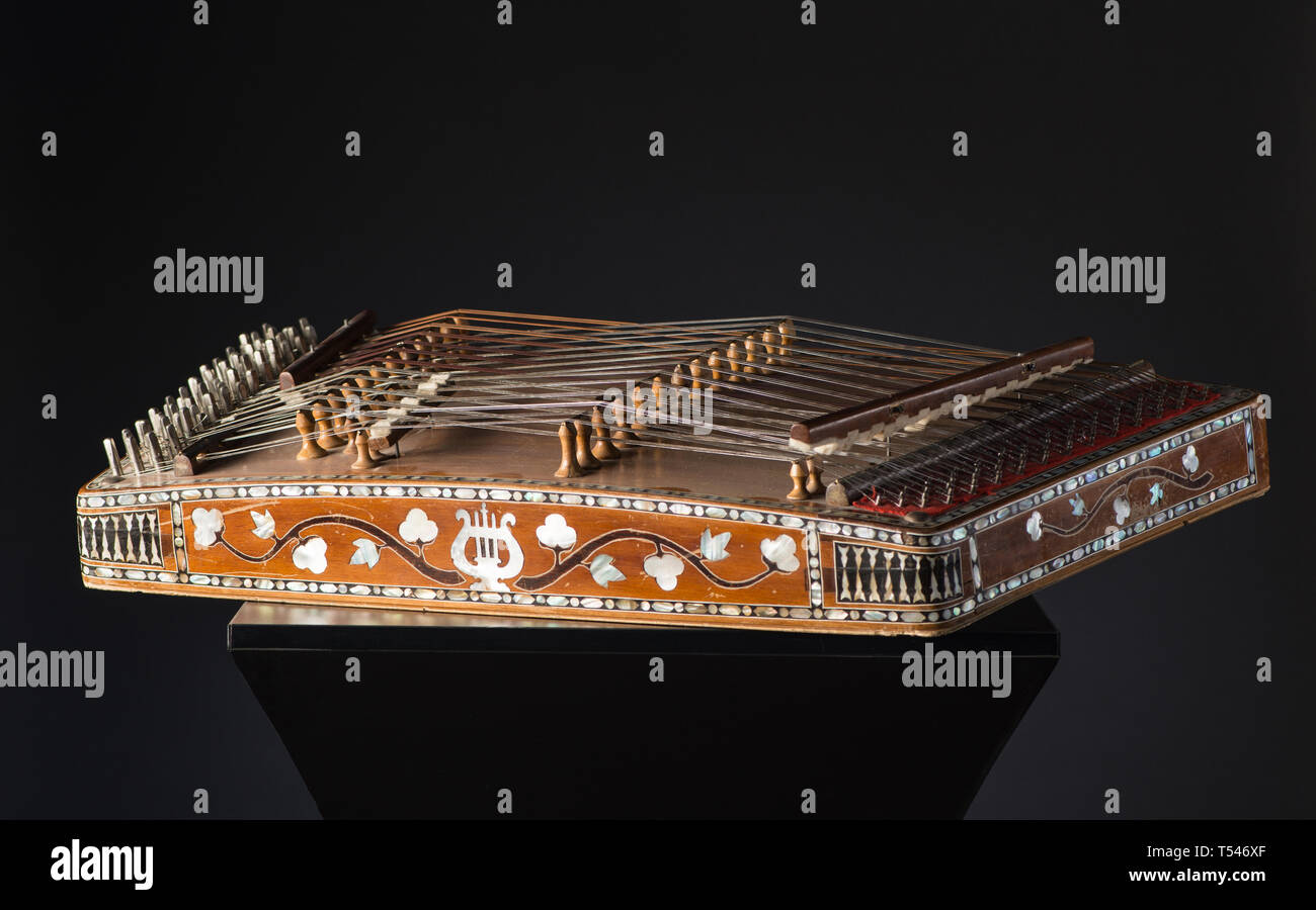 Psaltery hi-res stock photography and images - Alamy