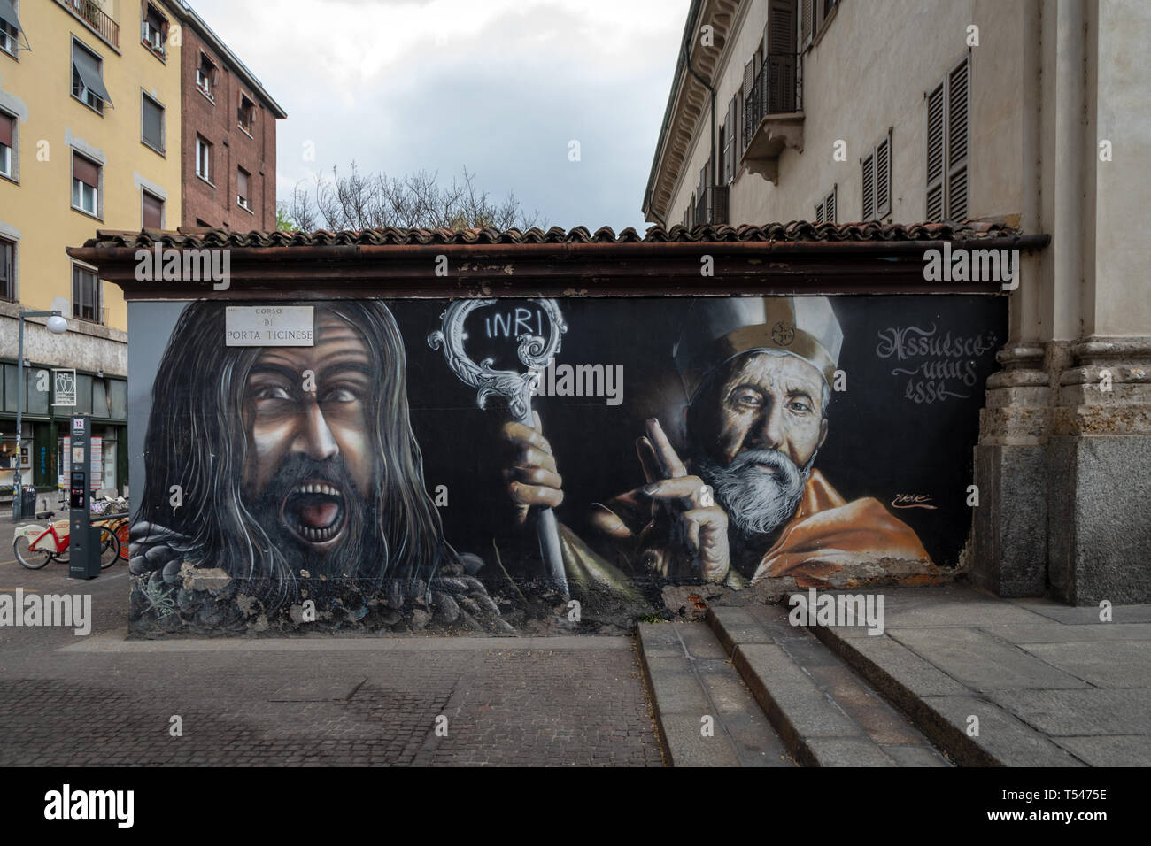 Milan italy street art mural hi-res stock photography and images - Alamy
