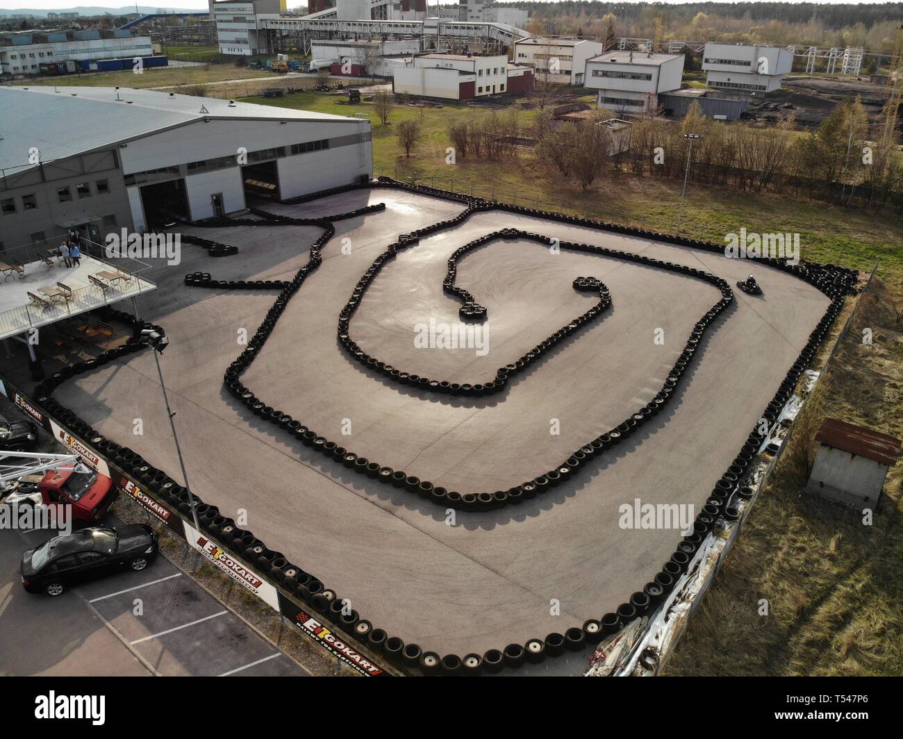 Aerial race track cars hi-res stock photography and images - Alamy