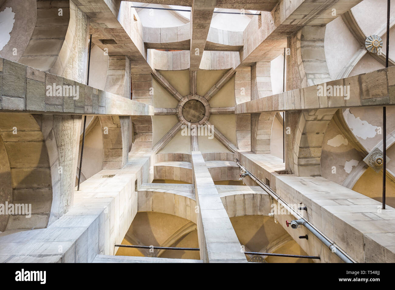 White classical structure hi-res stock photography and images - Alamy