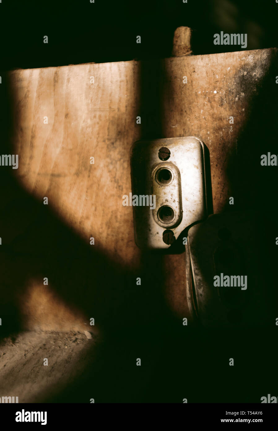 Abandoned ac hi-res stock photography and images - Alamy