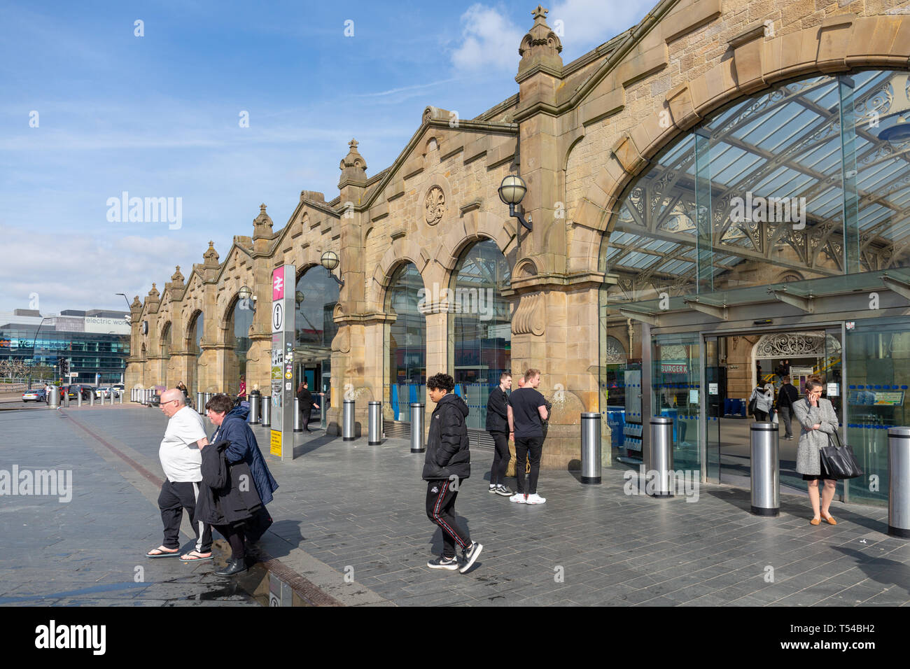 Sheffield Railway Station Stock Photo - Alamy