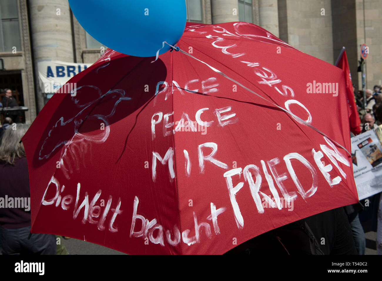 Berlin, Germany. 20th Apr, 2019. "Pace, Peace: The world needs peace ...