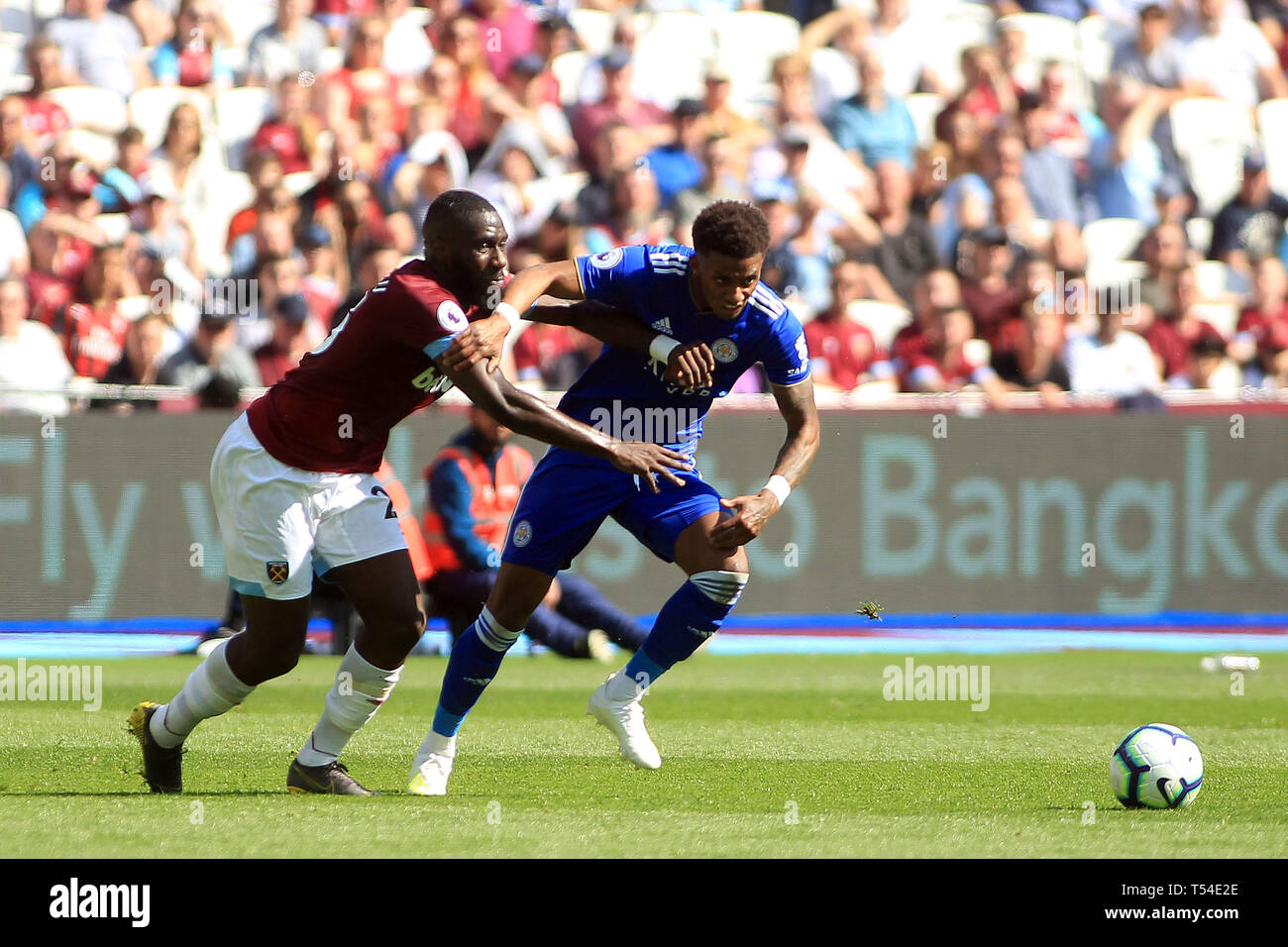 London, UK. 20th Apr, 2019. Arthur Masuaku of West Ham United (L) in ...