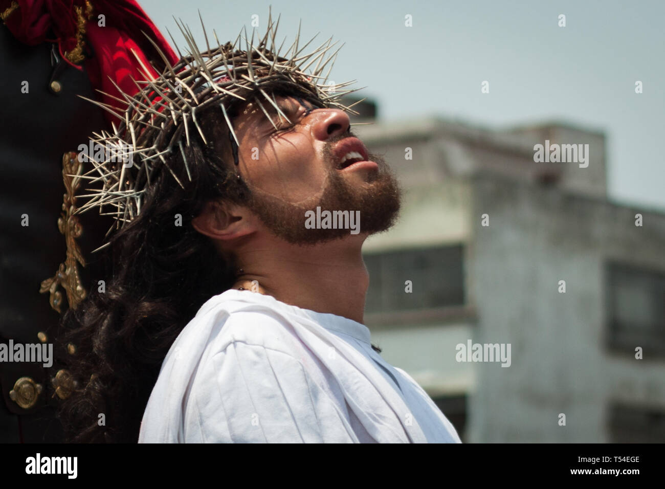 Mexico City, Mexico. 19th Apr, 2019. Believers take part in the traditional march along the Way ...
