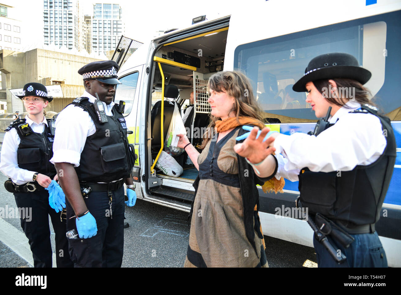 London, UK, 20th April 2019.Police officers begin to arrest on Waterloo ...
