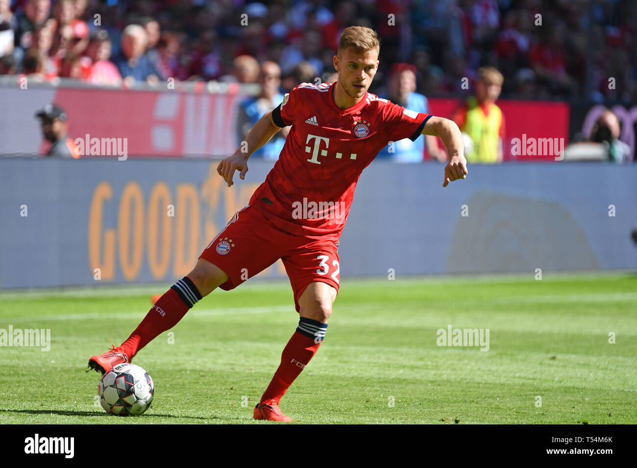 Munich, Germany. 20th Apr, 2019. Joshua KIMMICH (FC Bayern Munich), Action, Single Action ...