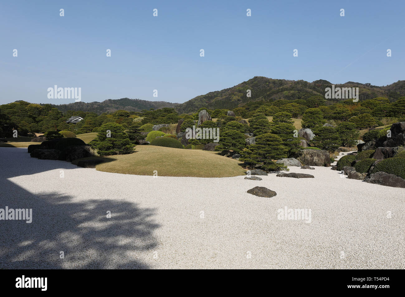 Yasugi. 18th Apr, 2019. Photo taken on April 18, 2019 shows a view of ...