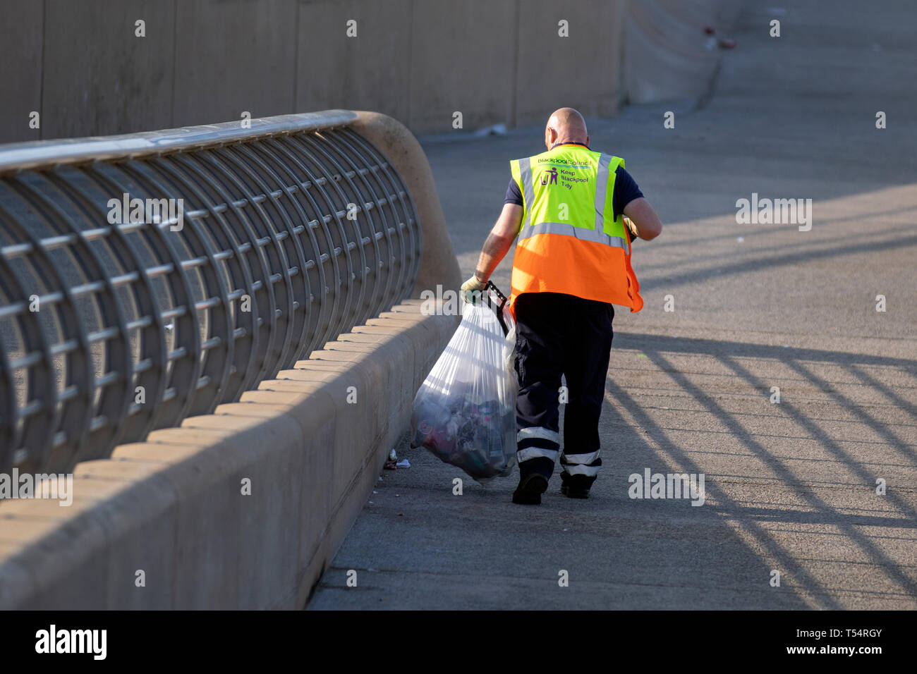 Orange litter bin beach hi-res stock photography and images - Alamy