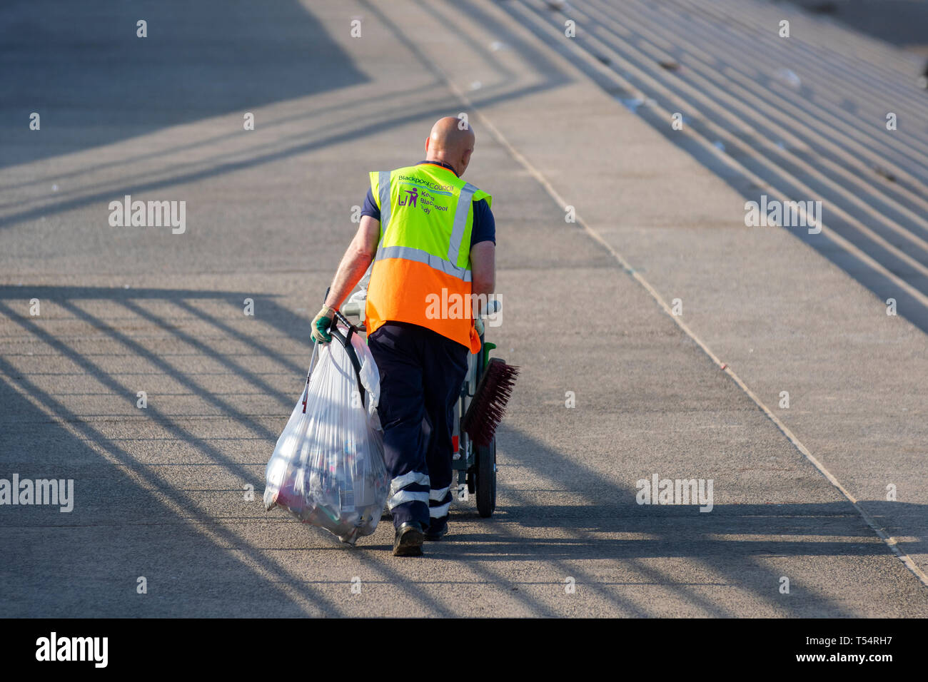 Orange litter bin beach hi-res stock photography and images - Alamy