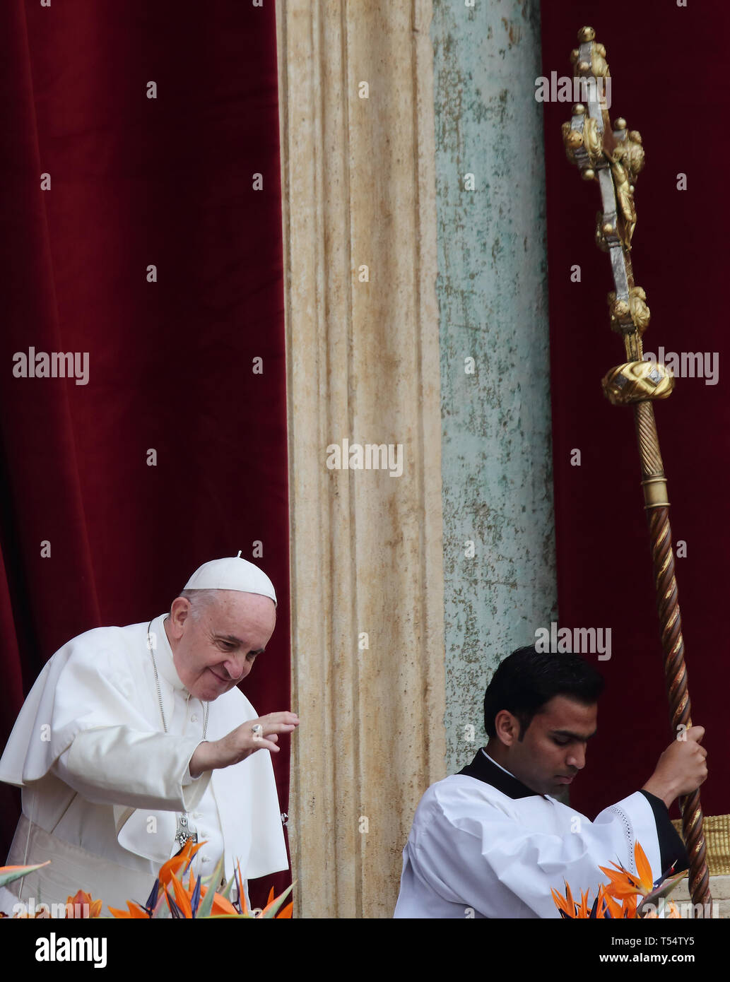 Holy See, Vatican, Italy. 21st Apr, 2019. POPE FRANCIS delivers the ...