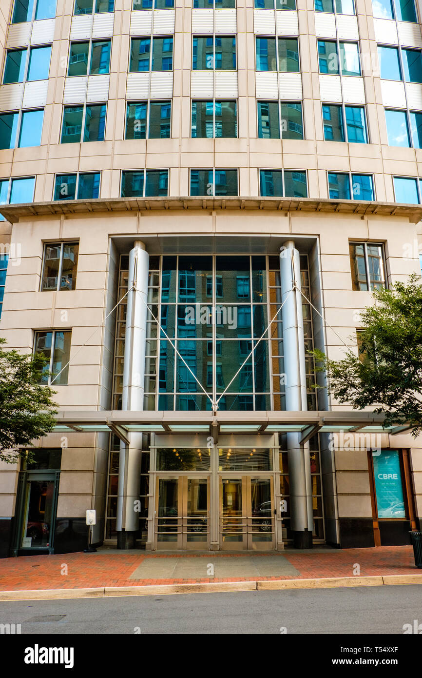 Square up drive hi-res stock photography and images - Alamy