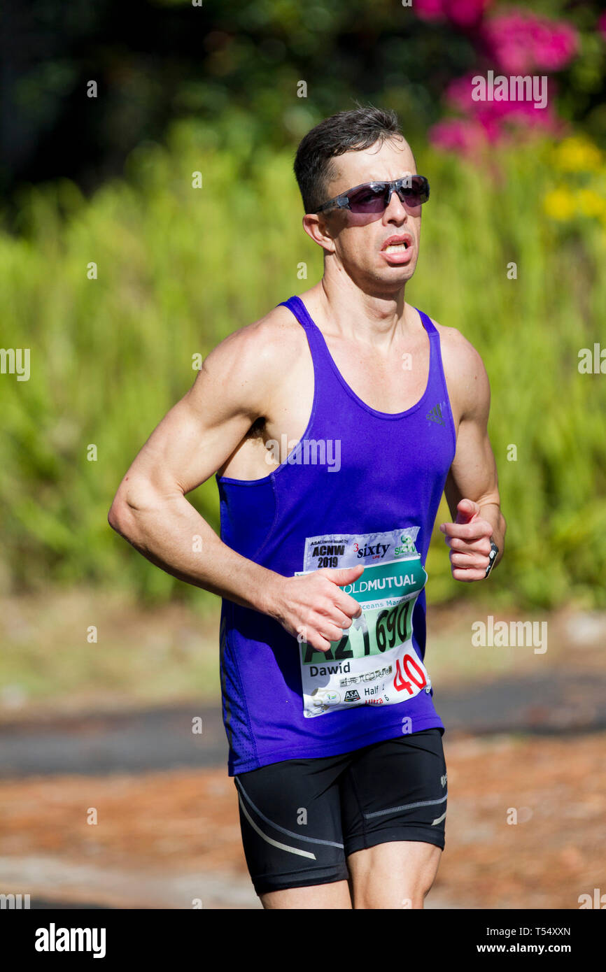 Running the Old Mutual Two Oceans Marathon Stock Photo - Alamy
