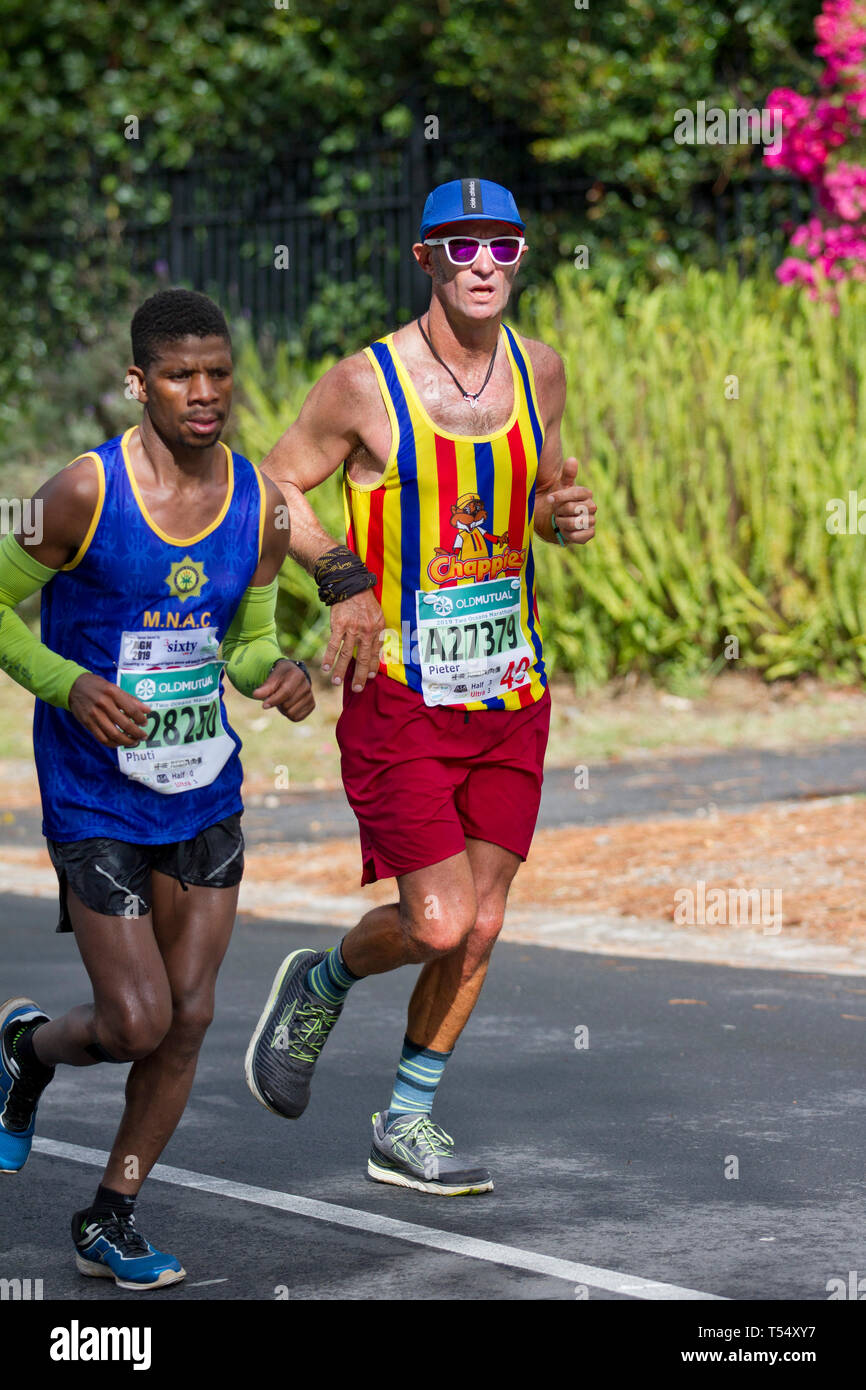 Running the Old Mutual Two Oceans Marathon Stock Photo - Alamy