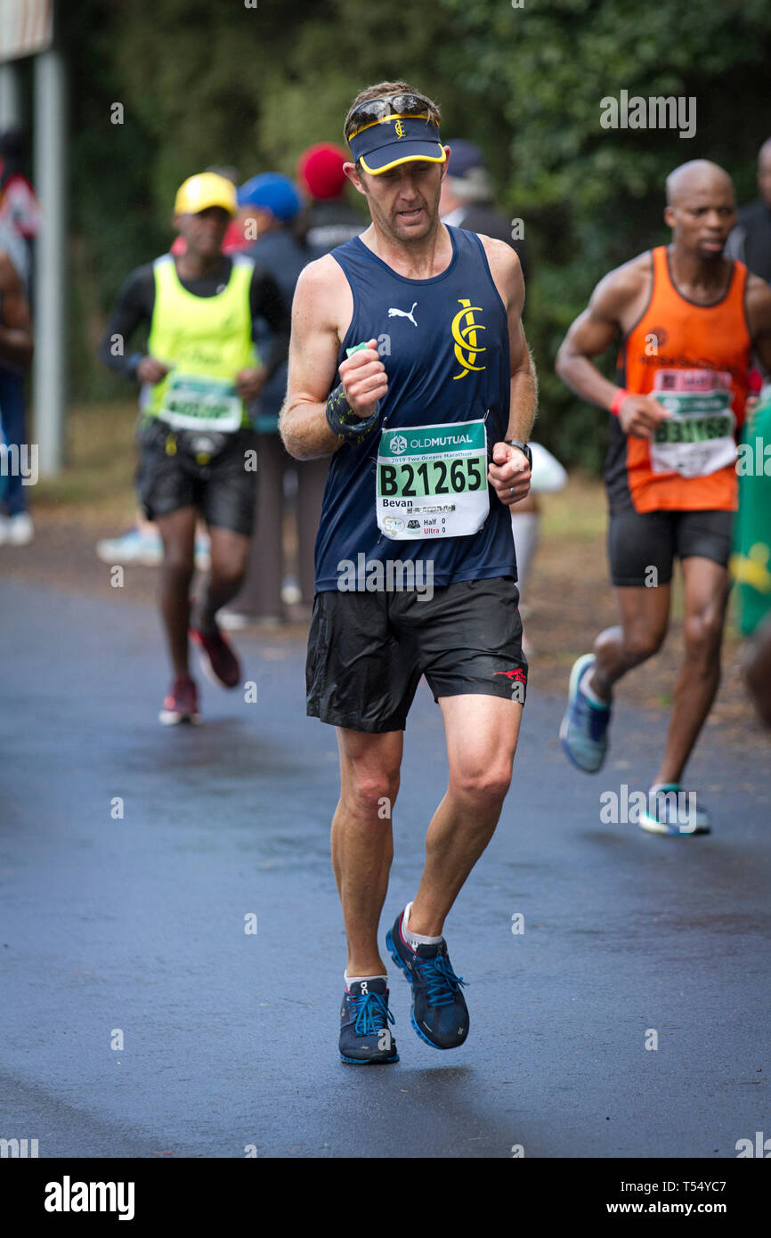 Running the Old Mutual Two Oceans Marathon Stock Photo - Alamy