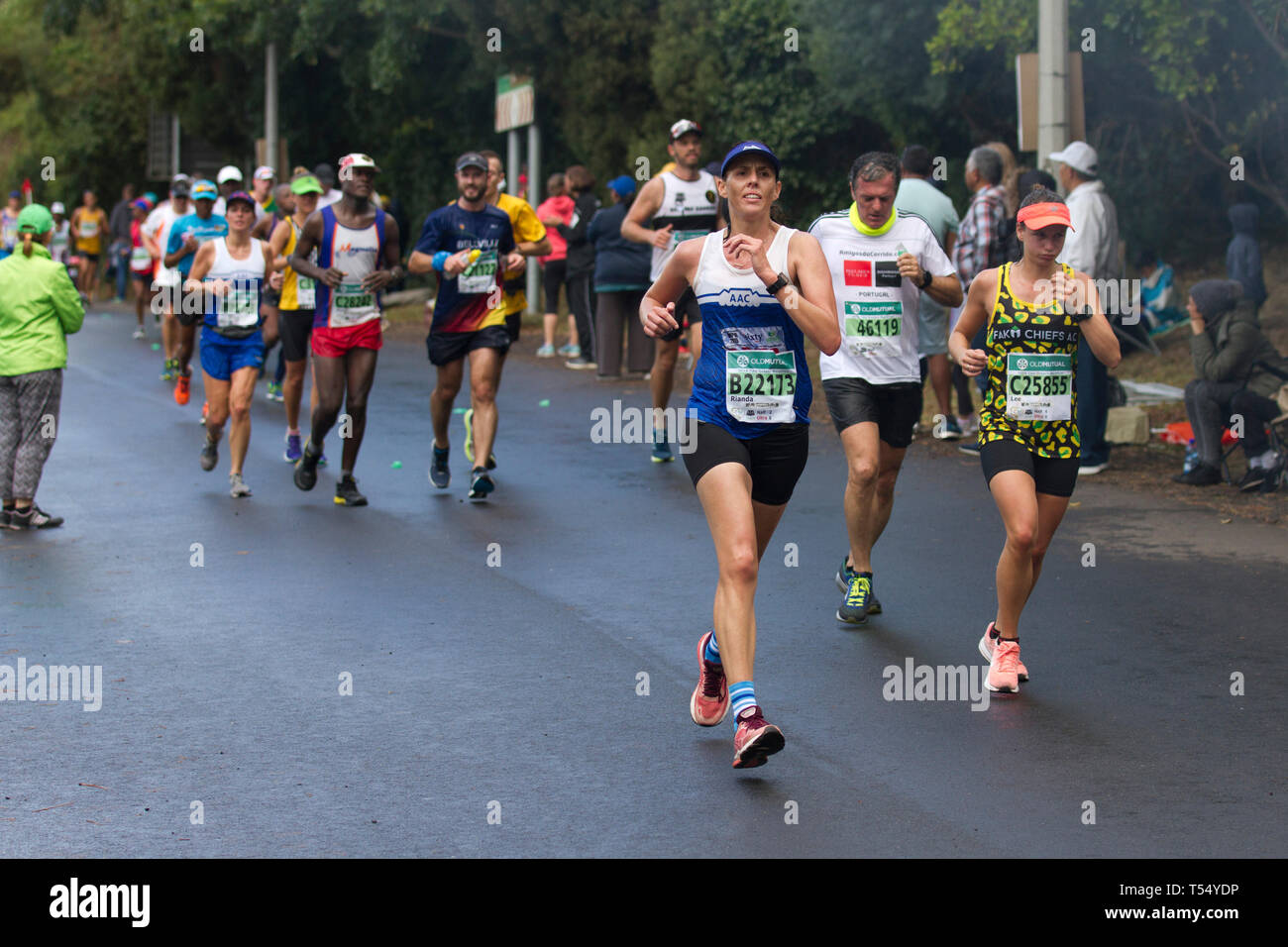 Marathon group running hi-res stock photography and images - Alamy