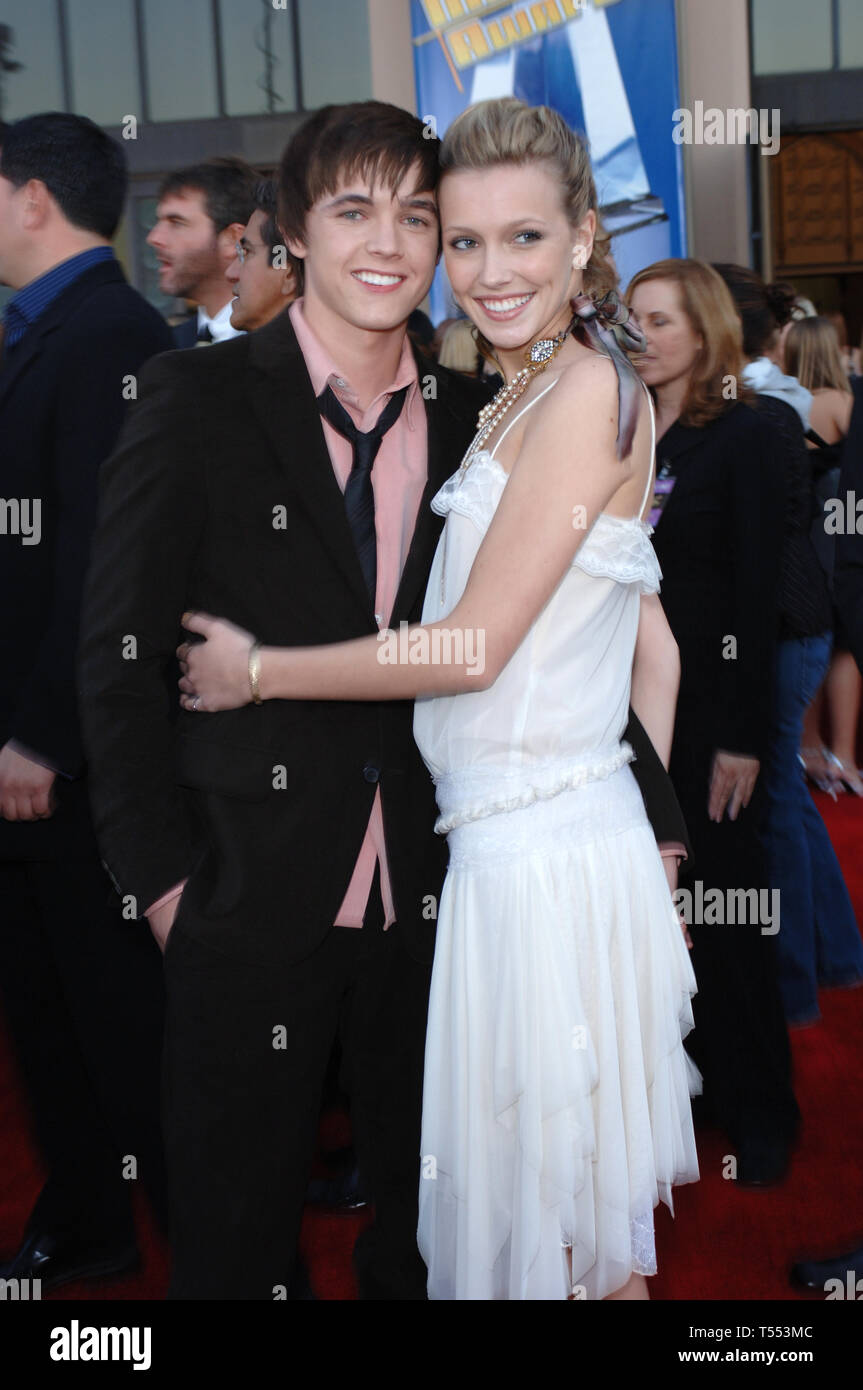 LOS ANGELES, CA. November 22, 2005: JESSE McCARTNEY & KATIE CASSIDY ...