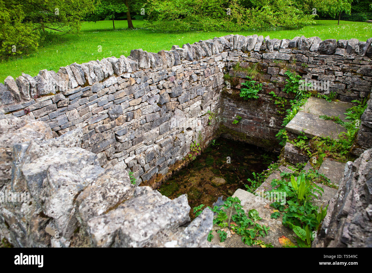 Old english brickwork hi-res stock photography and images - Alamy