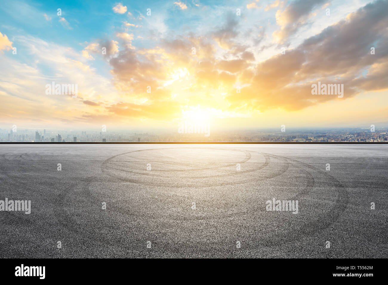 Car race track aerial view hi-res stock photography and images - Alamy