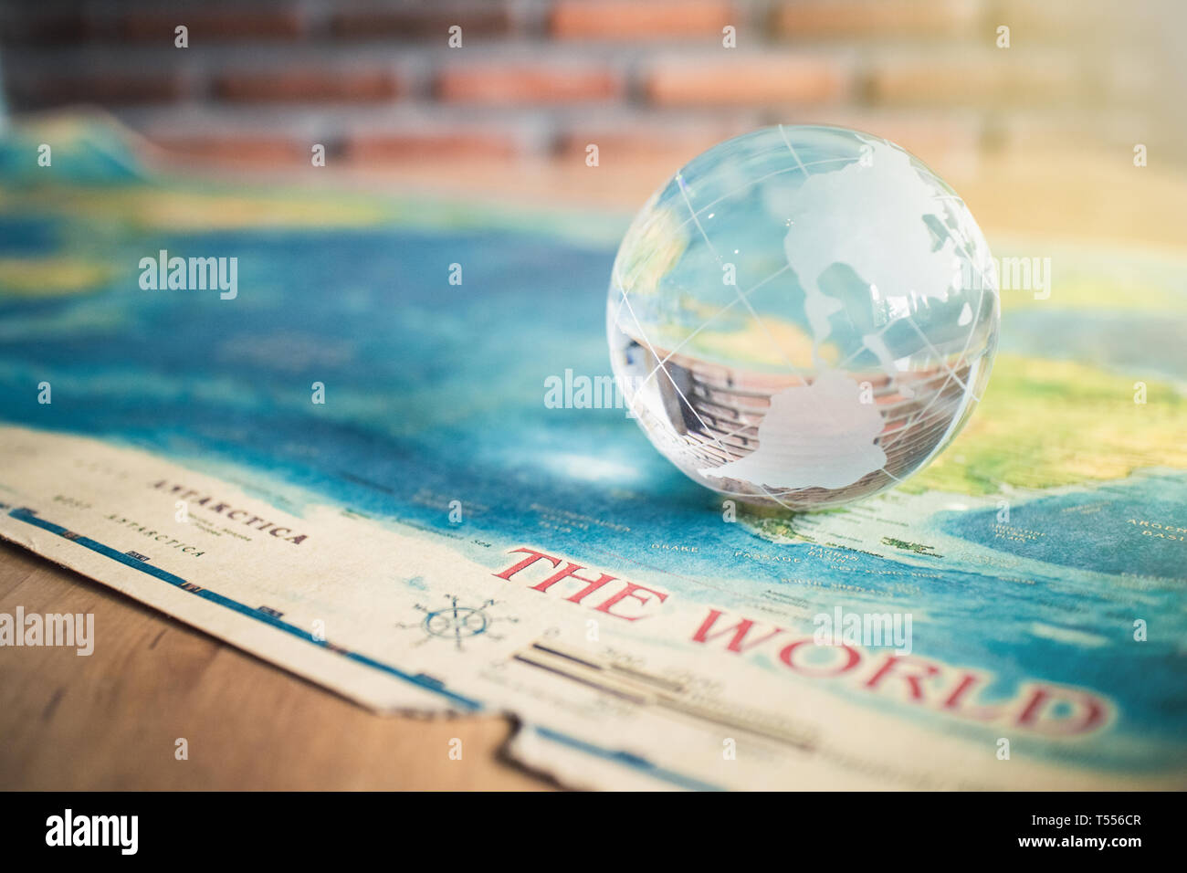 Globe world map crystal ball hi-res stock photography and images - Alamy