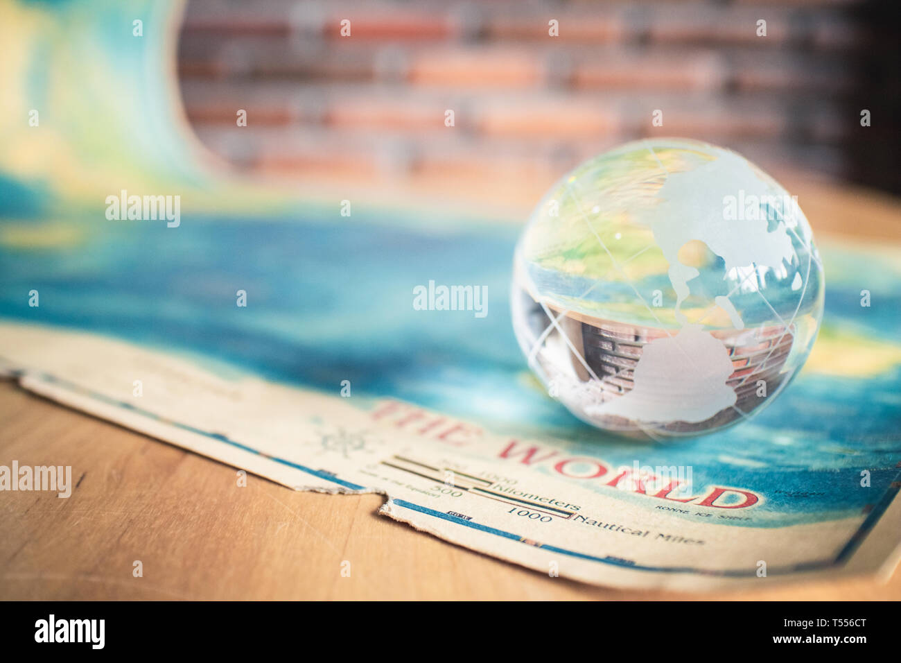 Crystal ball world map hi-res stock photography and images - Alamy