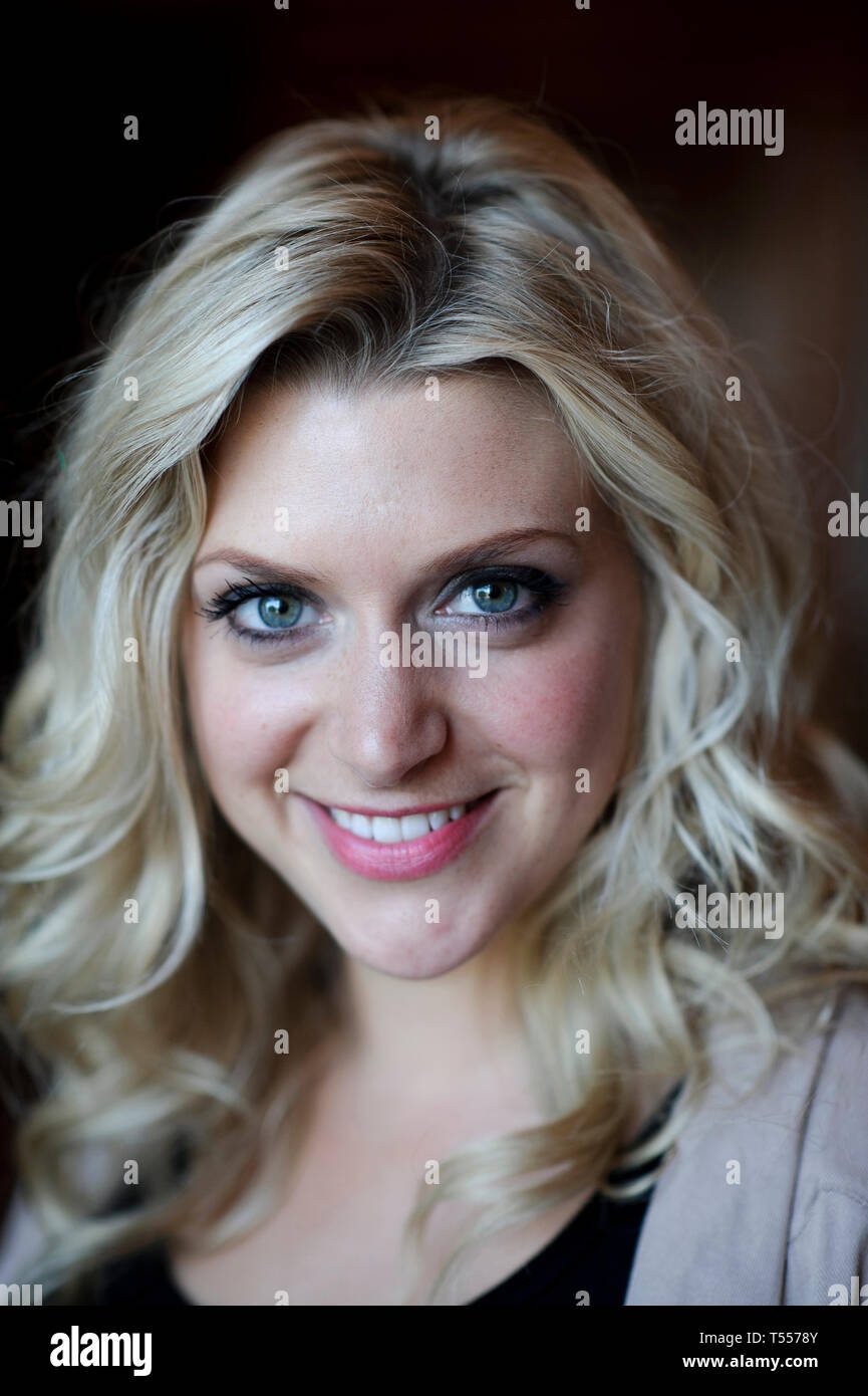 Anna williamson television presenter hi-res stock photography and ...