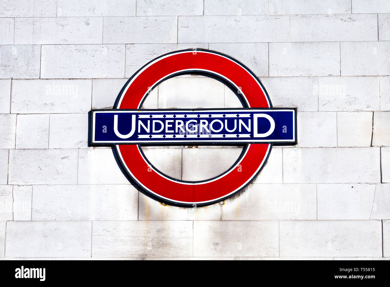 Retro sign for the London Underground, London, UK Stock Photo - Alamy