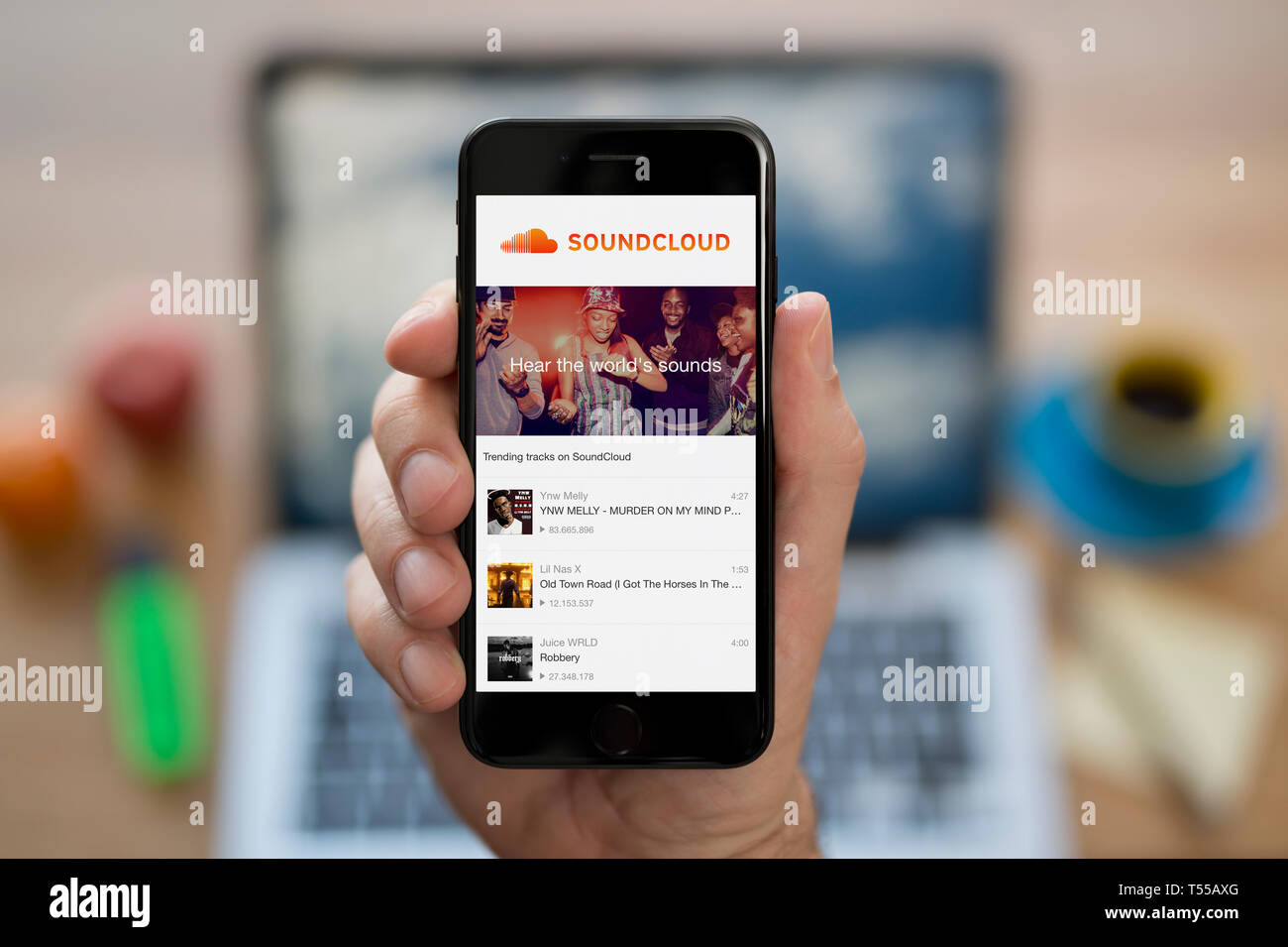 Soundcloud logo hi-res stock photography and images - Alamy