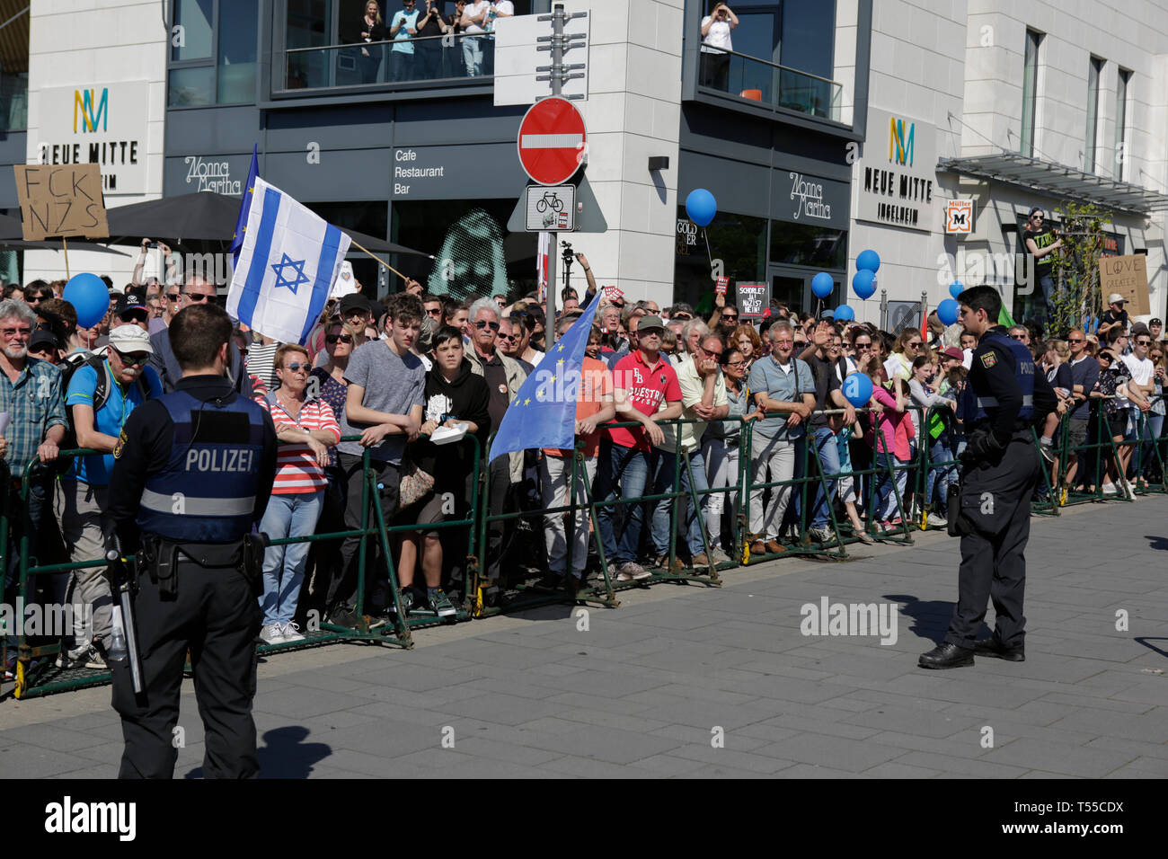 Die rechte hi-res stock photography and images - Alamy