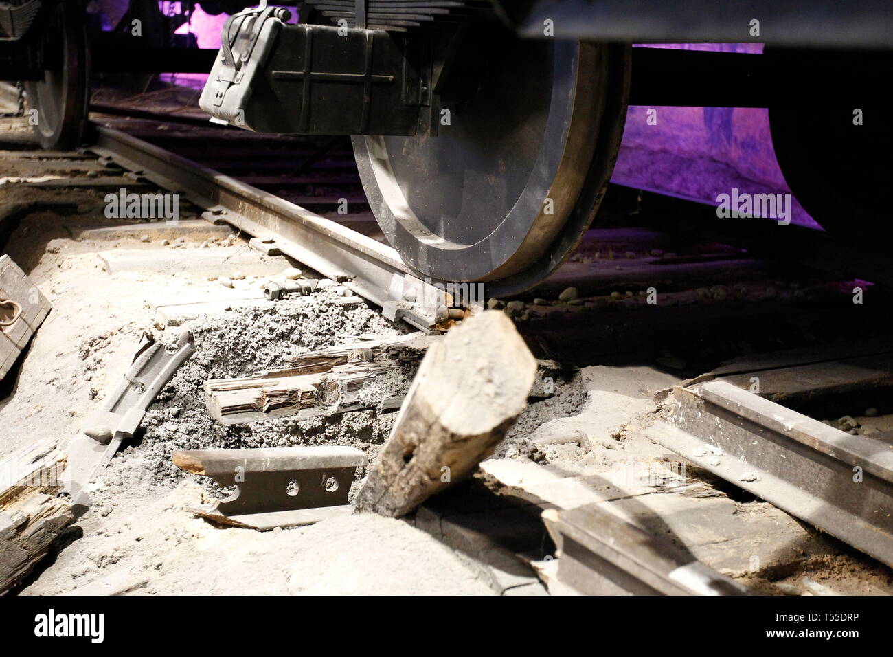 Railway sleeper nut bolt rust hi-res stock photography and images - Alamy